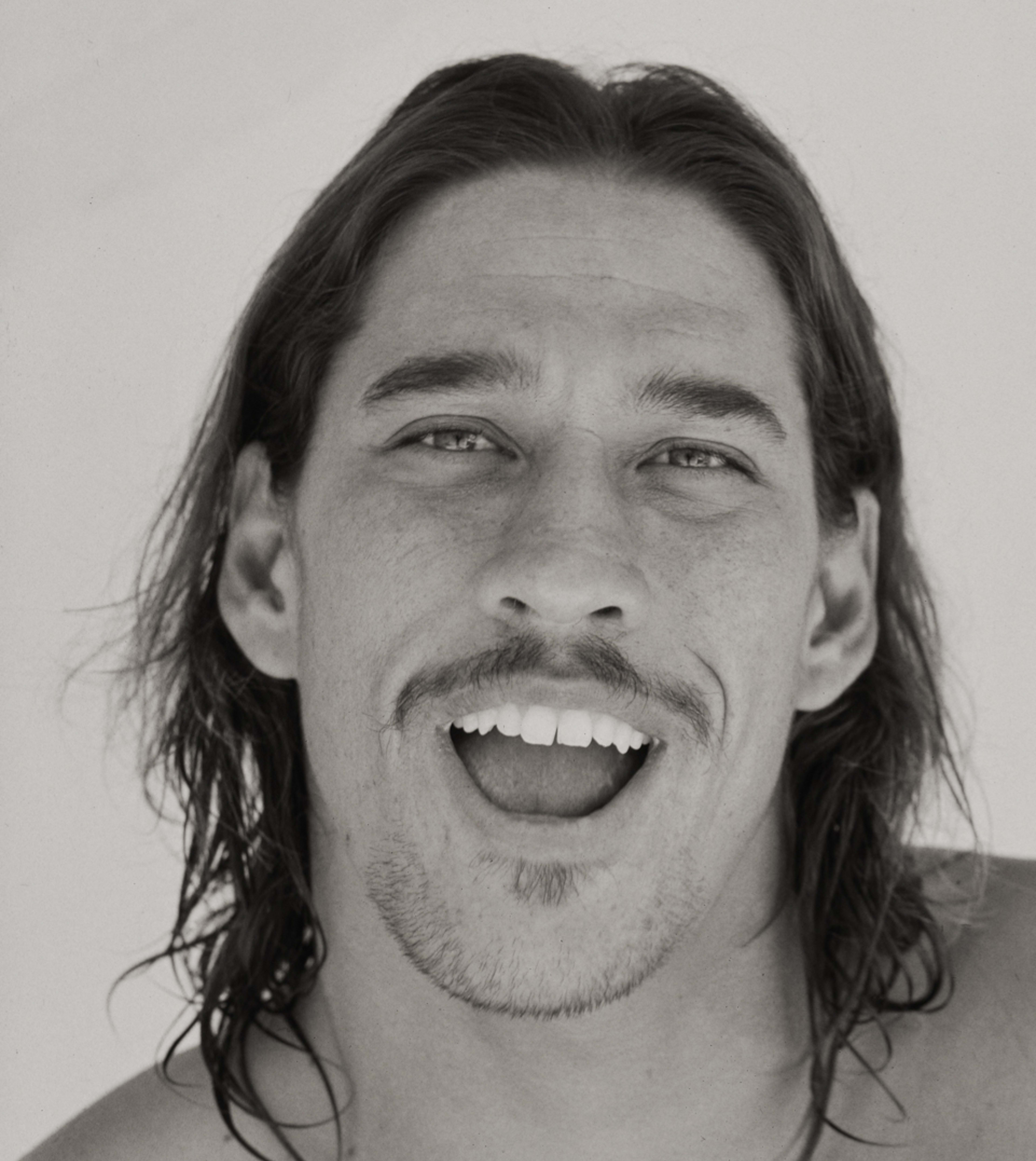 Hundreds Gather on North Shore to Honor Legendary Pipe Surfer Tamayo Perry