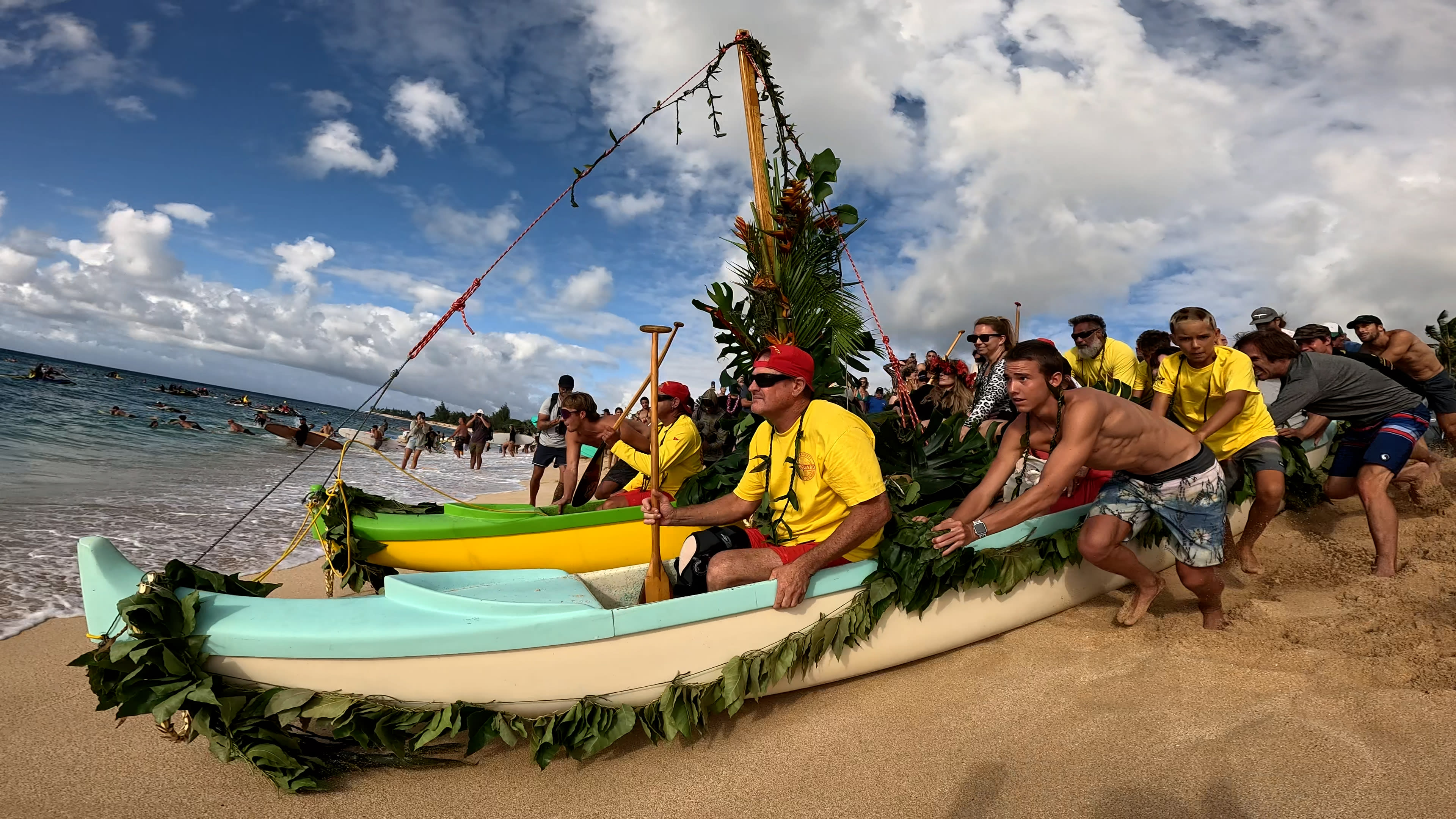 Hundreds Gather on North Shore to Honor Legendary Pipe Surfer Tamayo ...