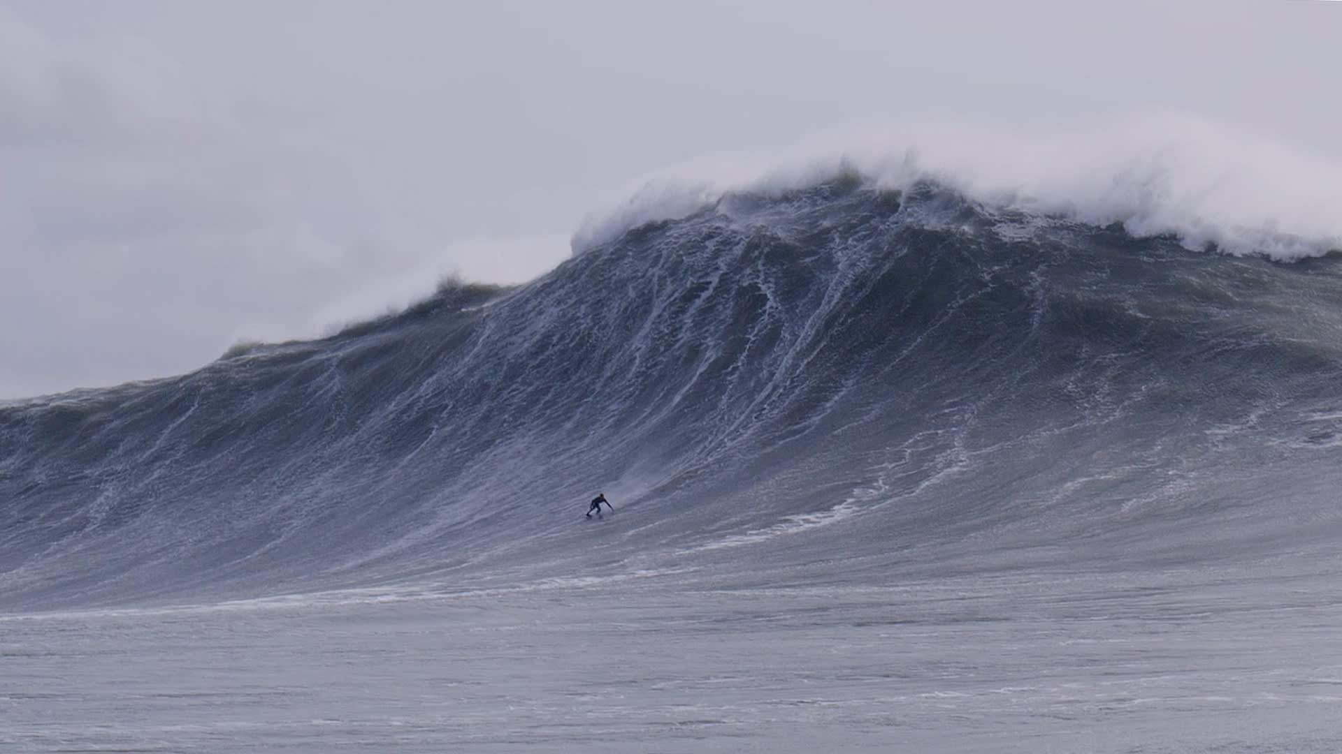 Big Wave Surfer Lucas Chianca Dives Under Nazaré Avalanche - Surfer